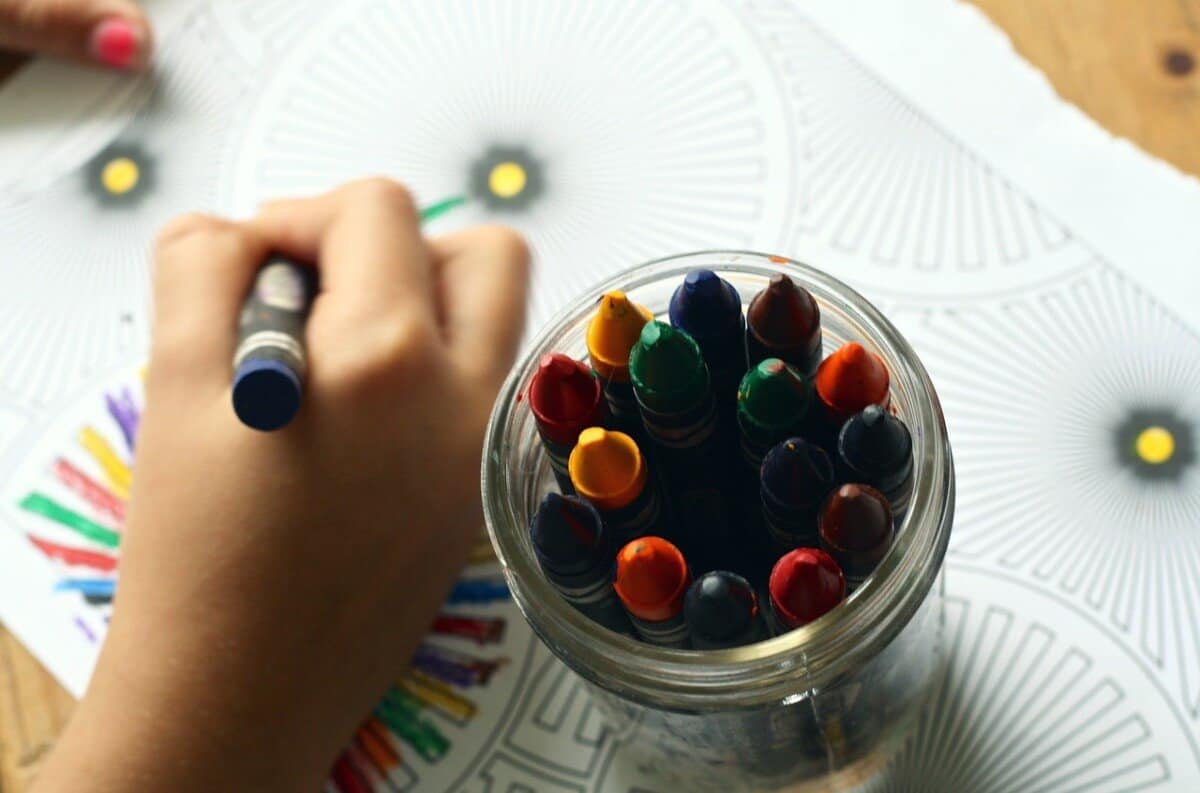Declutter and Consolidate Papers, Pictures, and Art Projects. Kids with ...